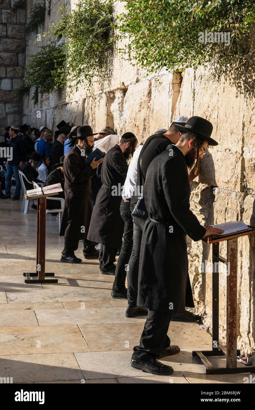 Where Do Jews Worship