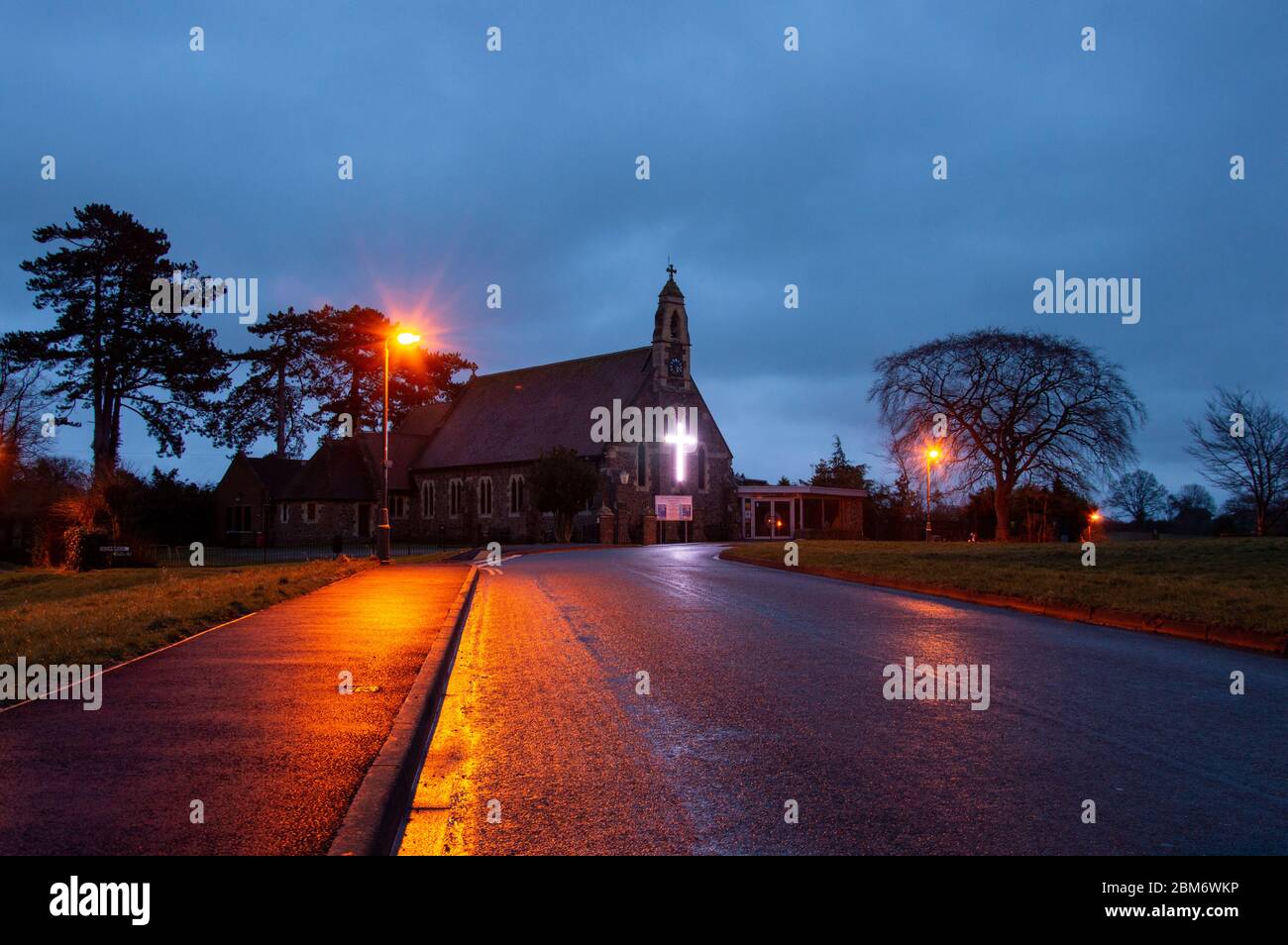 Glowing cross hi-res stock photography and images - Alamy