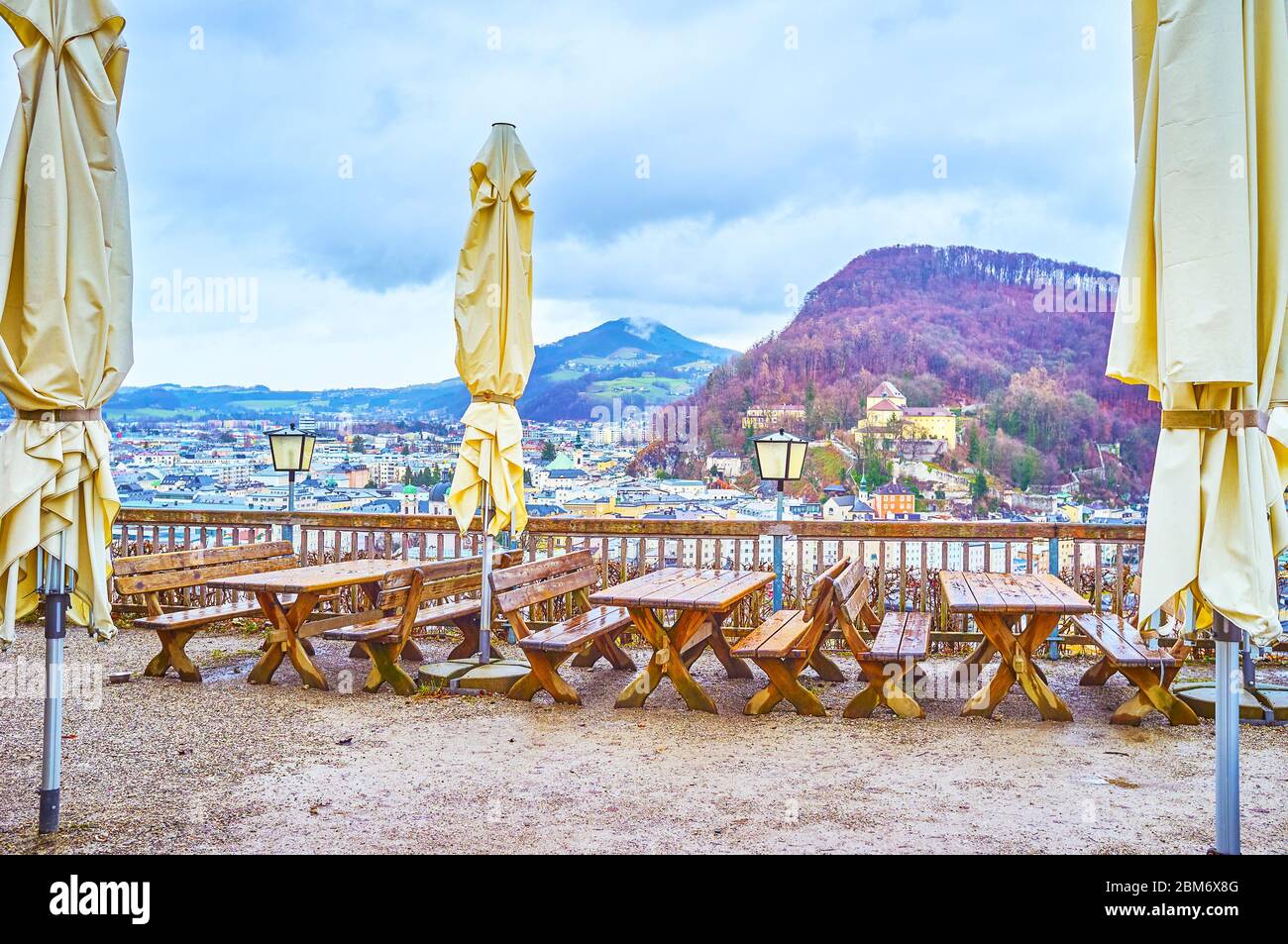 Woodn roof hi-res stock photography and images - Alamy