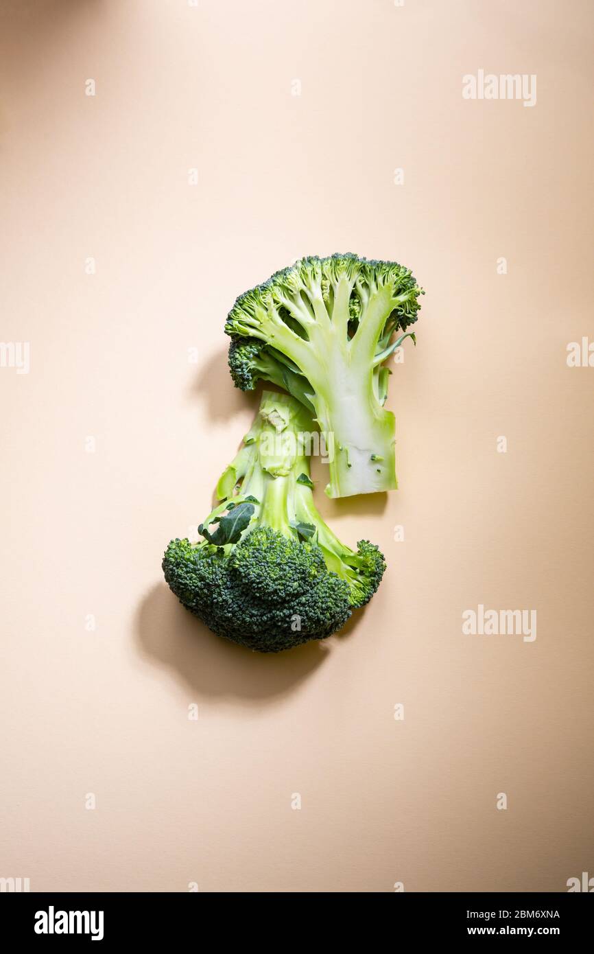 Organic fresh broccoli top view, healthy Stock Photo - Alamy