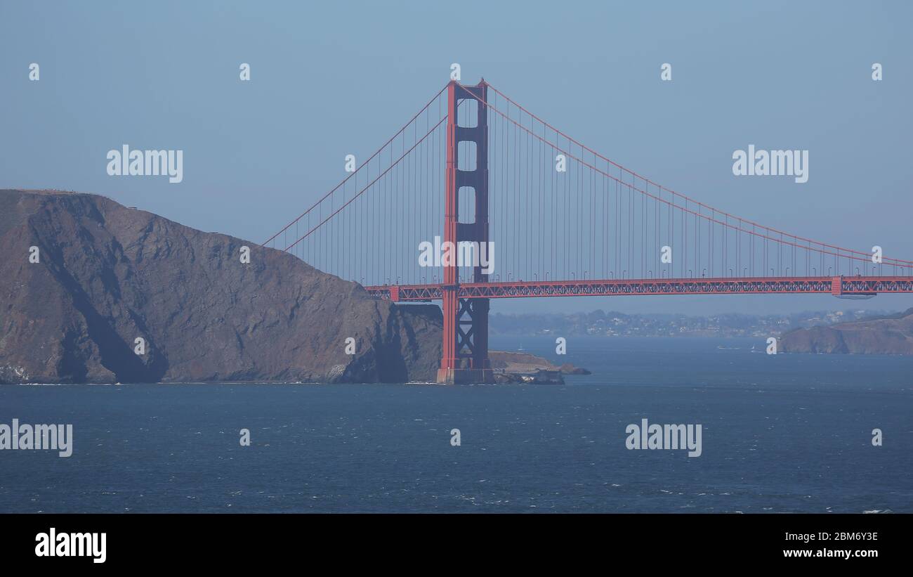 Golden gate suspension bridge hi-res stock photography and images - Alamy