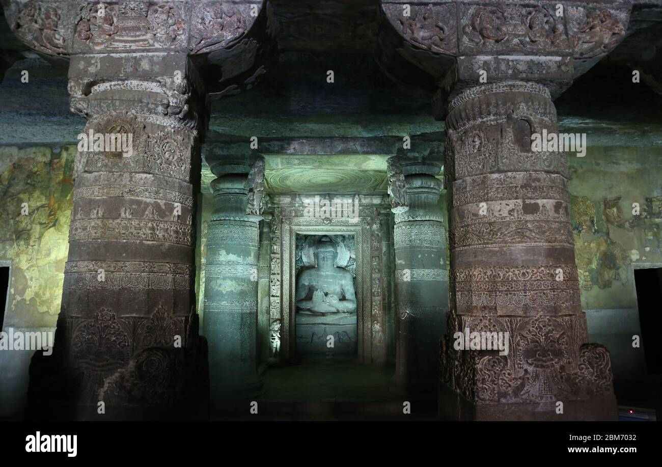 Ajanta cave 1 hi-res stock photography and images - Alamy
