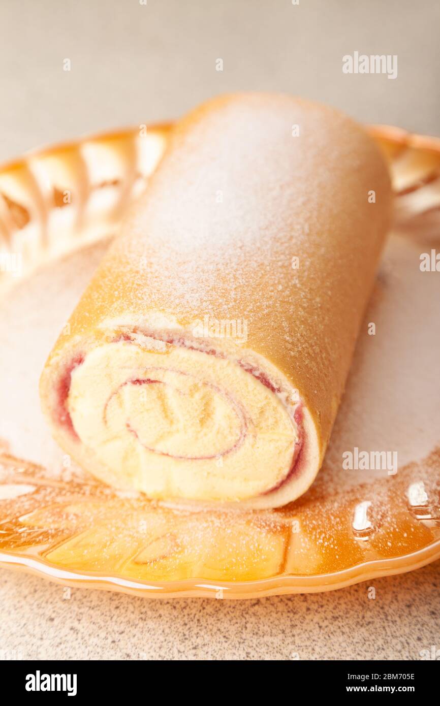 Gold roll hi-res stock photography and images - Alamy
