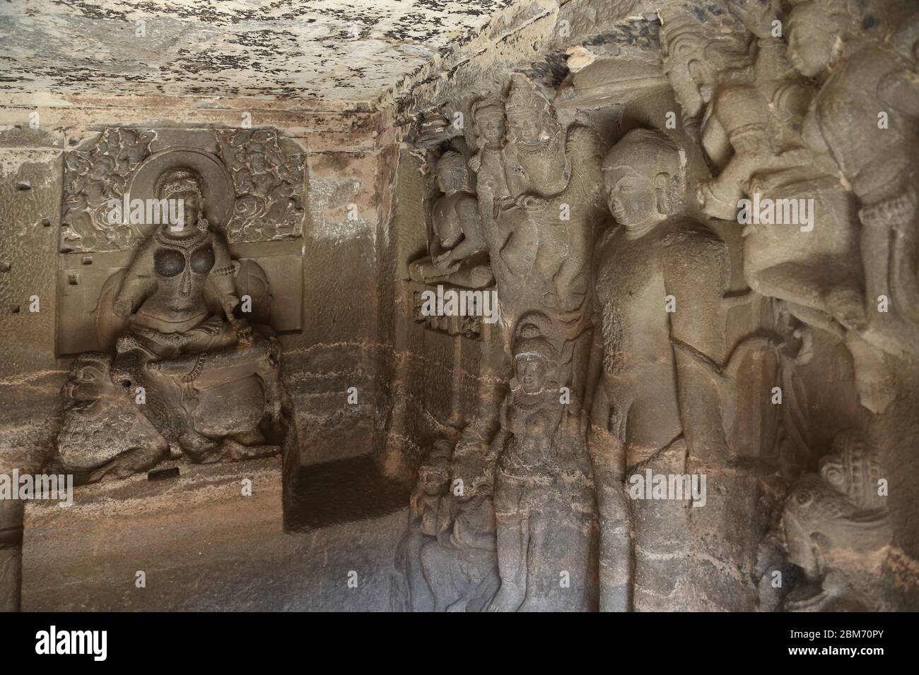 Statue at ellora caves hi-res stock photography and images - Alamy