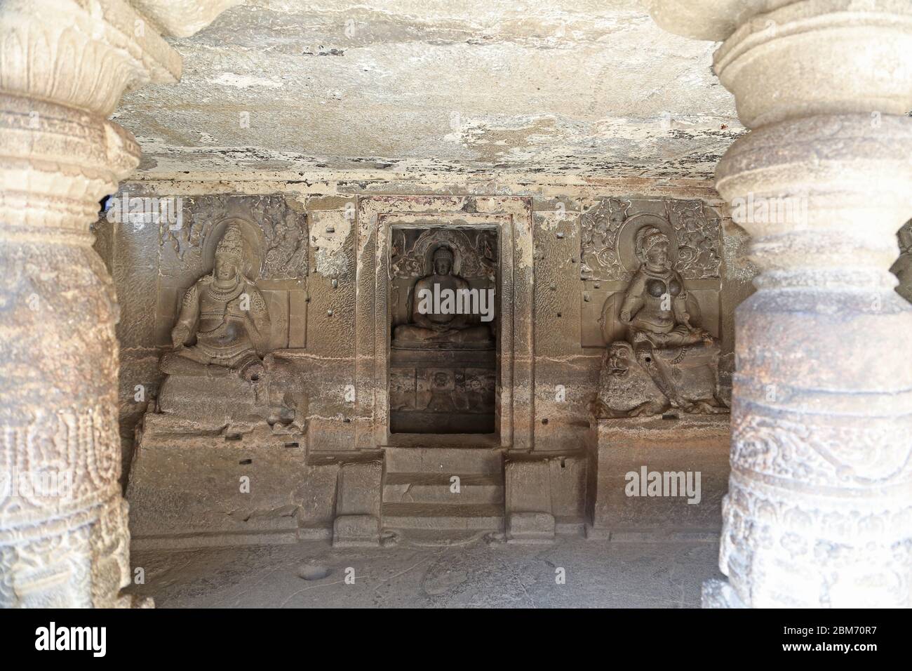 Statue at ellora caves hi-res stock photography and images - Alamy