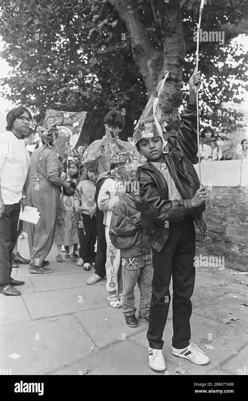 14/45/14 Altab Ali Arch unveiling 1989 Stock Photo - Alamy