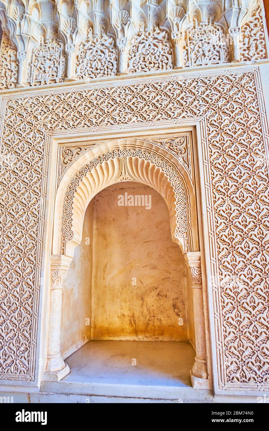 Gate house to alhambra palace hi-res stock photography and images - Alamy