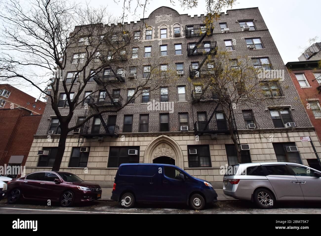 Chelsea town hall hi-res stock photography and images - Alamy