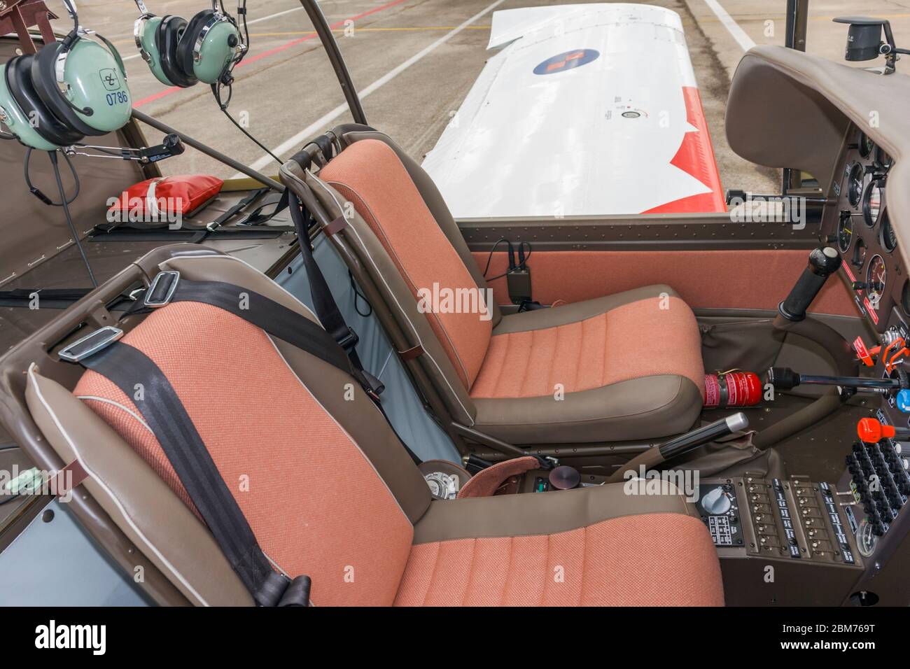 Cockpit seating hi-res stock photography and images - Alamy
