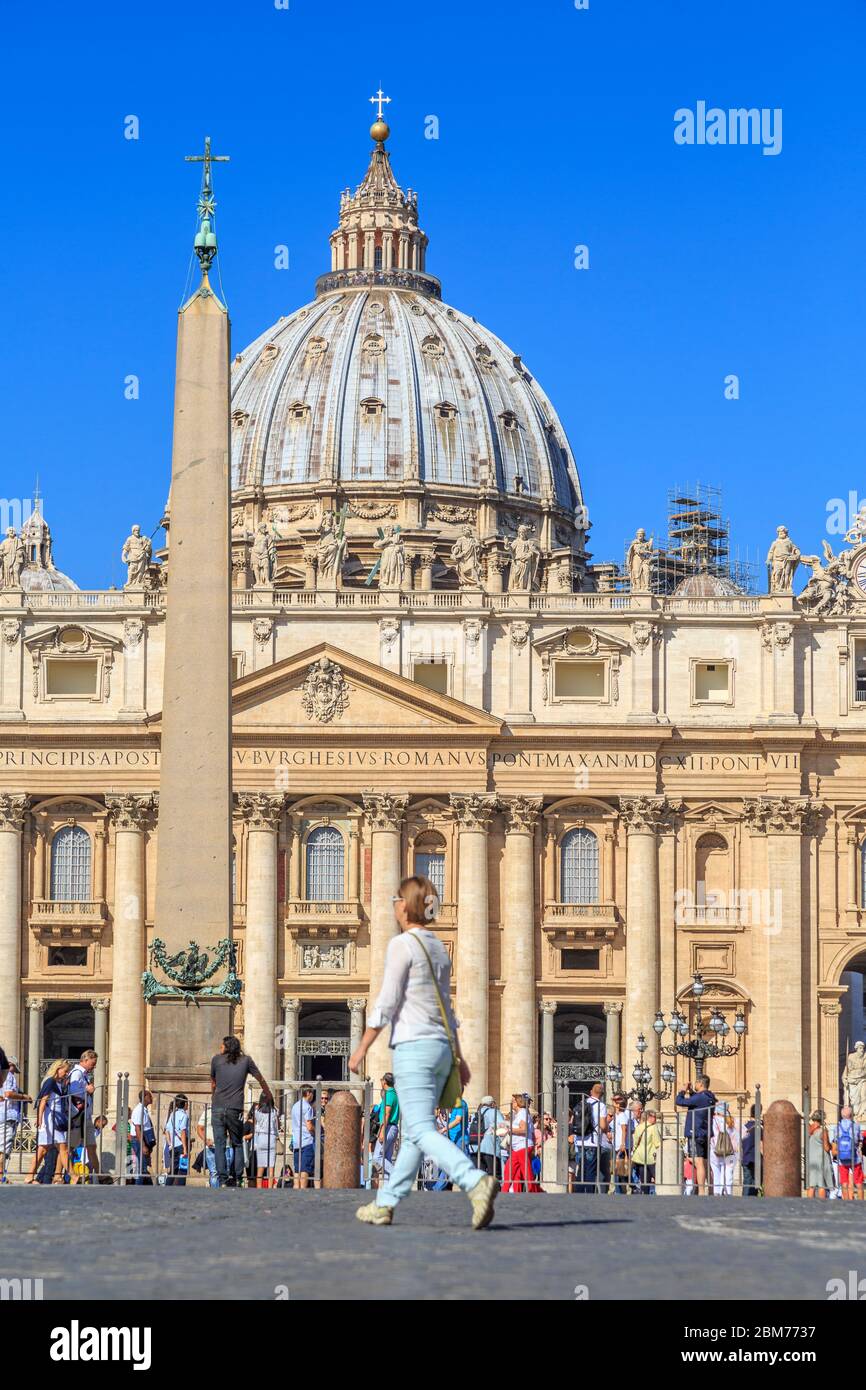 Petersdom hi-res stock photography and images - Alamy