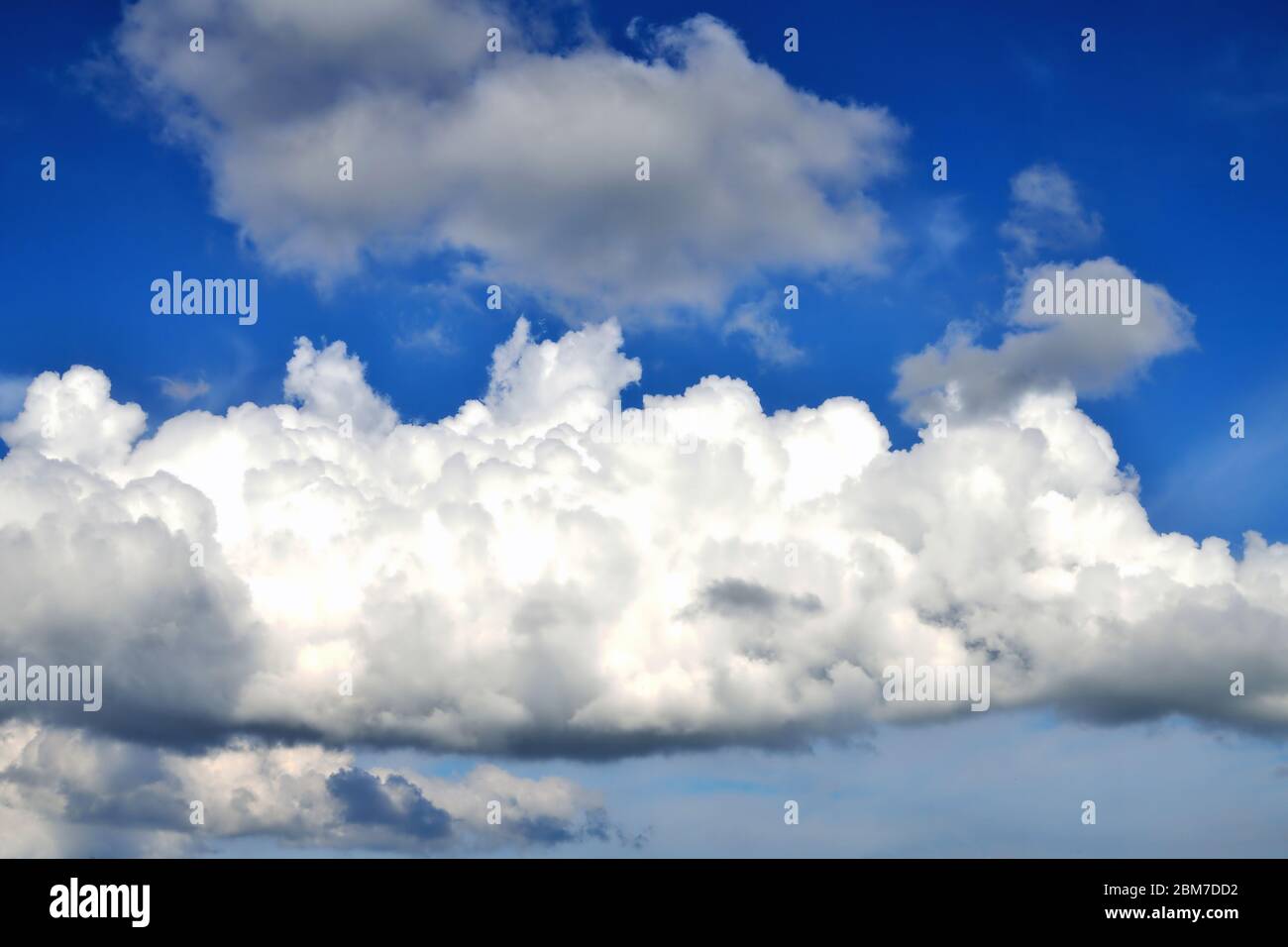 Big blue open sky hi-res stock photography and images - Alamy