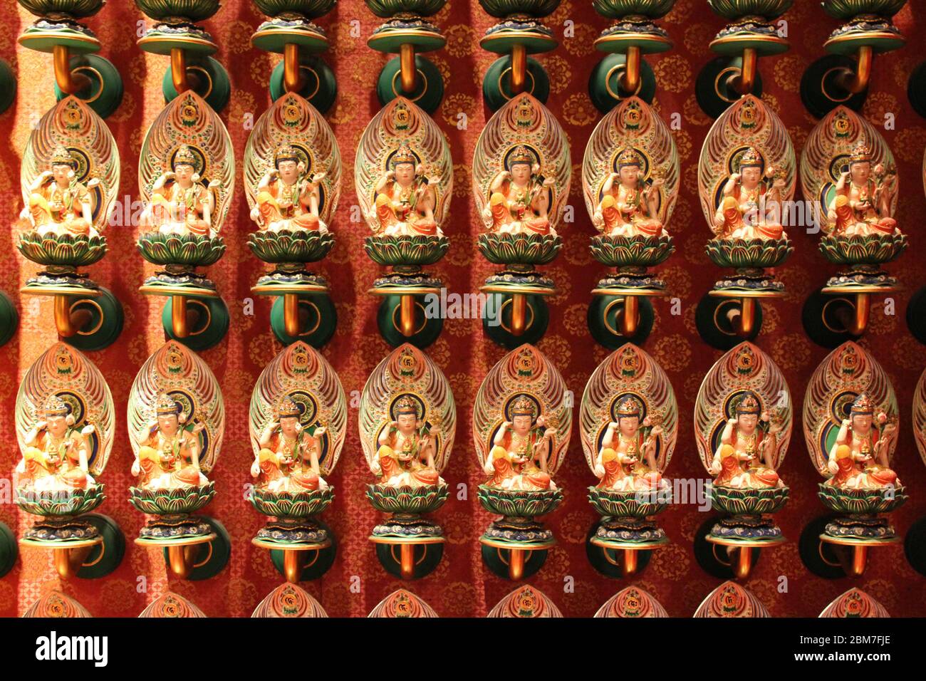 buddhist temple (buddha tooth relic) in singapore Stock Photo - Alamy