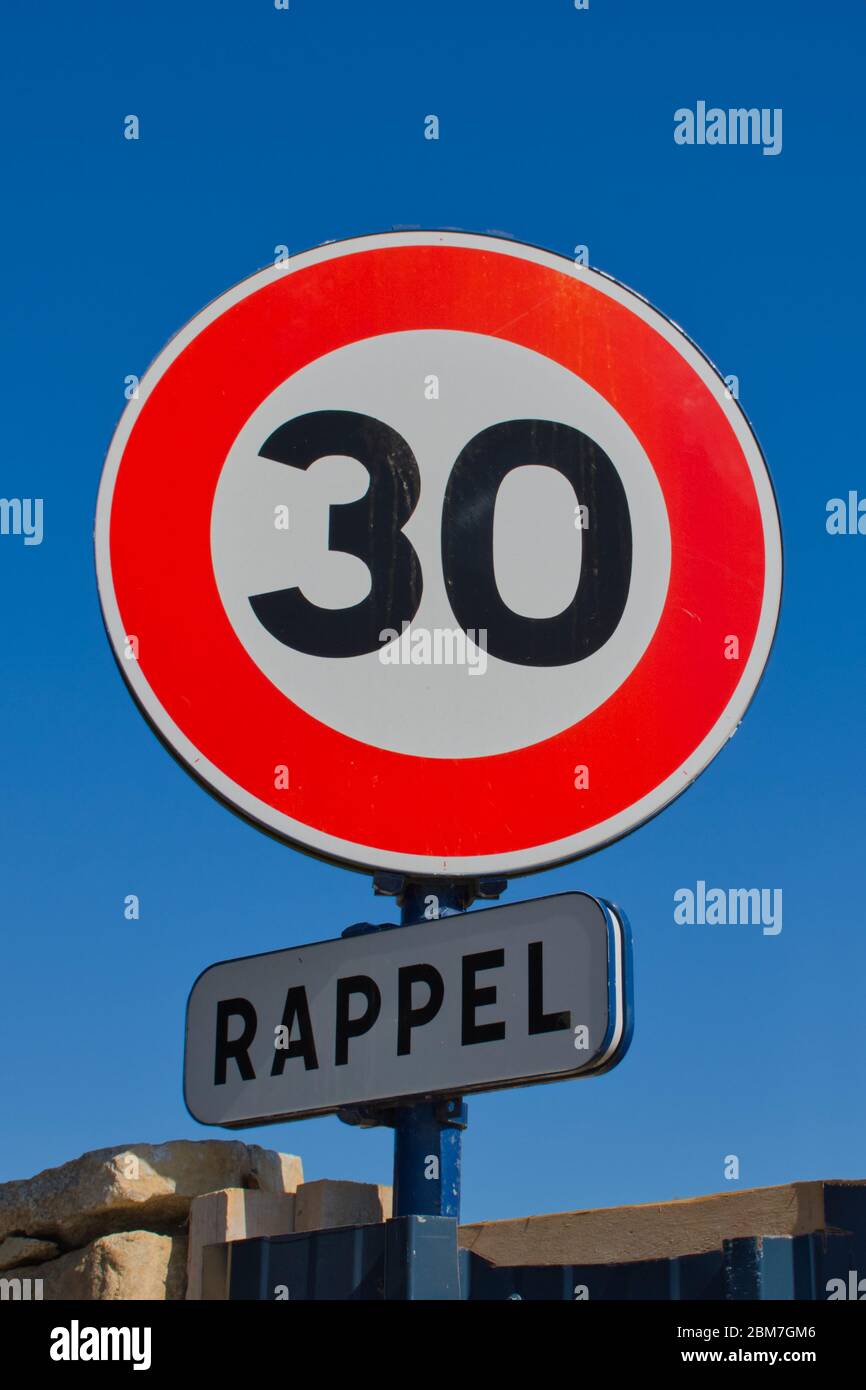 French speed limit sign hi-res stock photography and images - Alamy