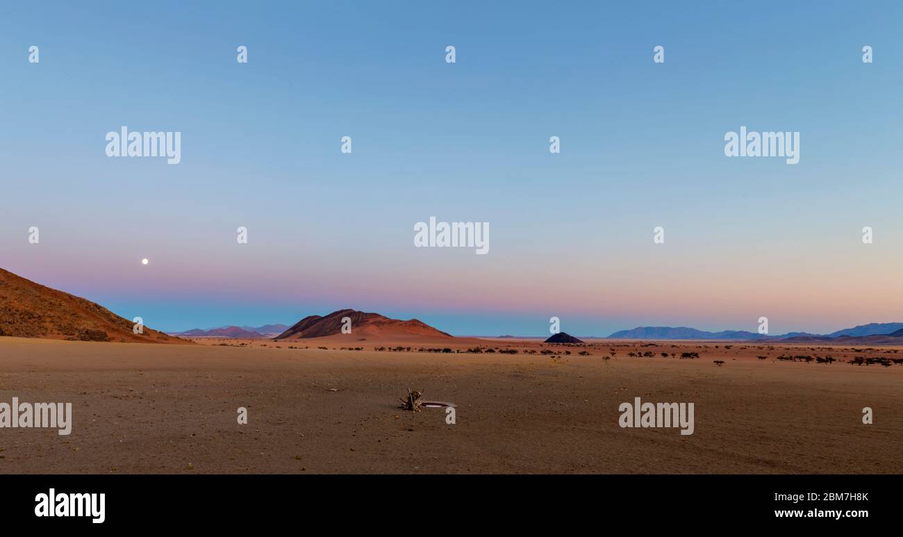 Moon rise africa hi-res stock photography and images - Alamy