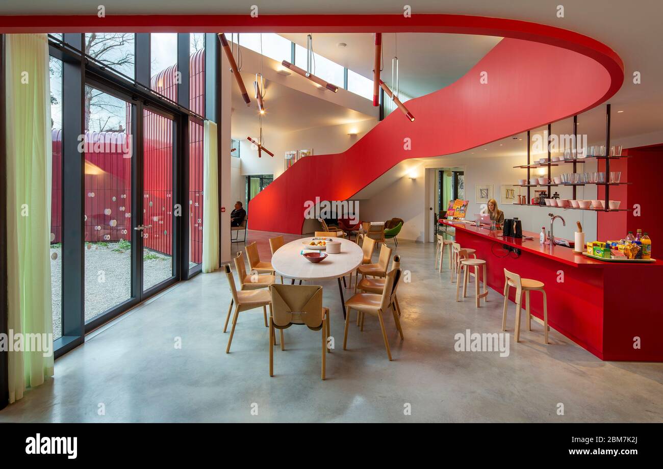 Communal kitchen & seating area. Maggie's Centre, Royal Marsden ...