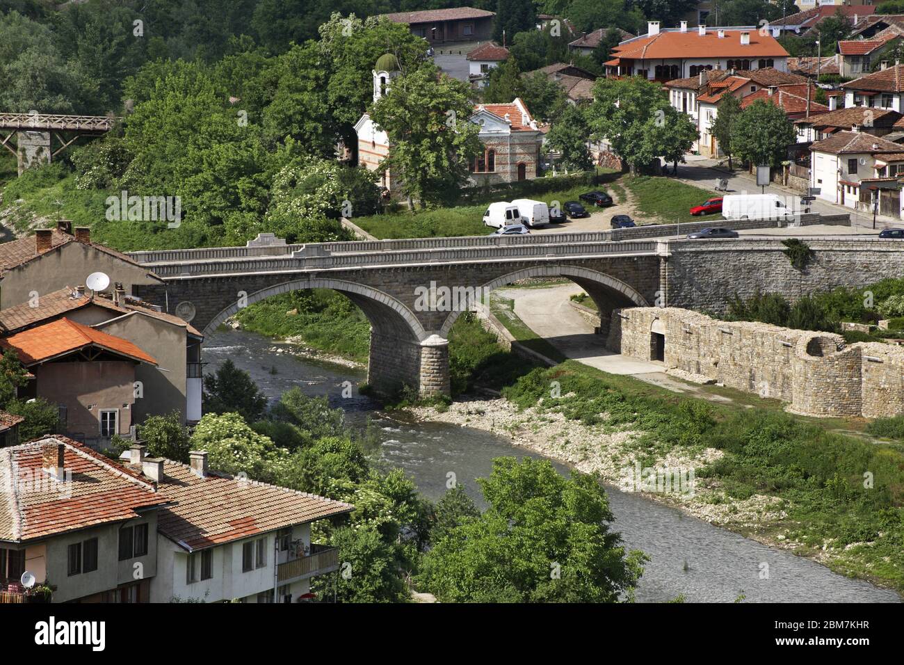 River Yantra in Veliko Tarnovo. Bulgaria Stock Photo - Alamy