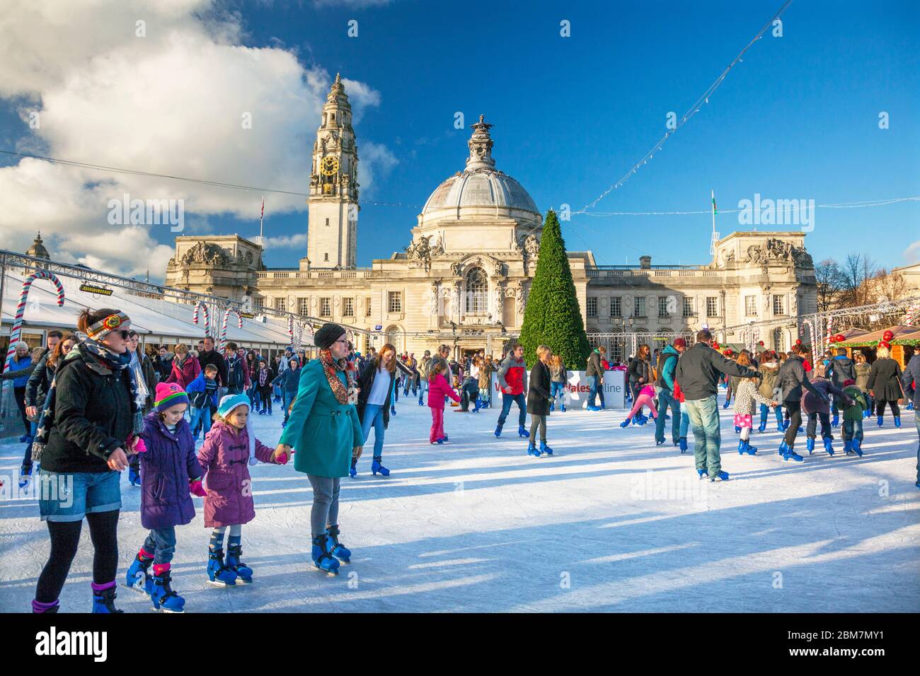 Cardiff city hall skating hi-res stock photography and images - Alamy