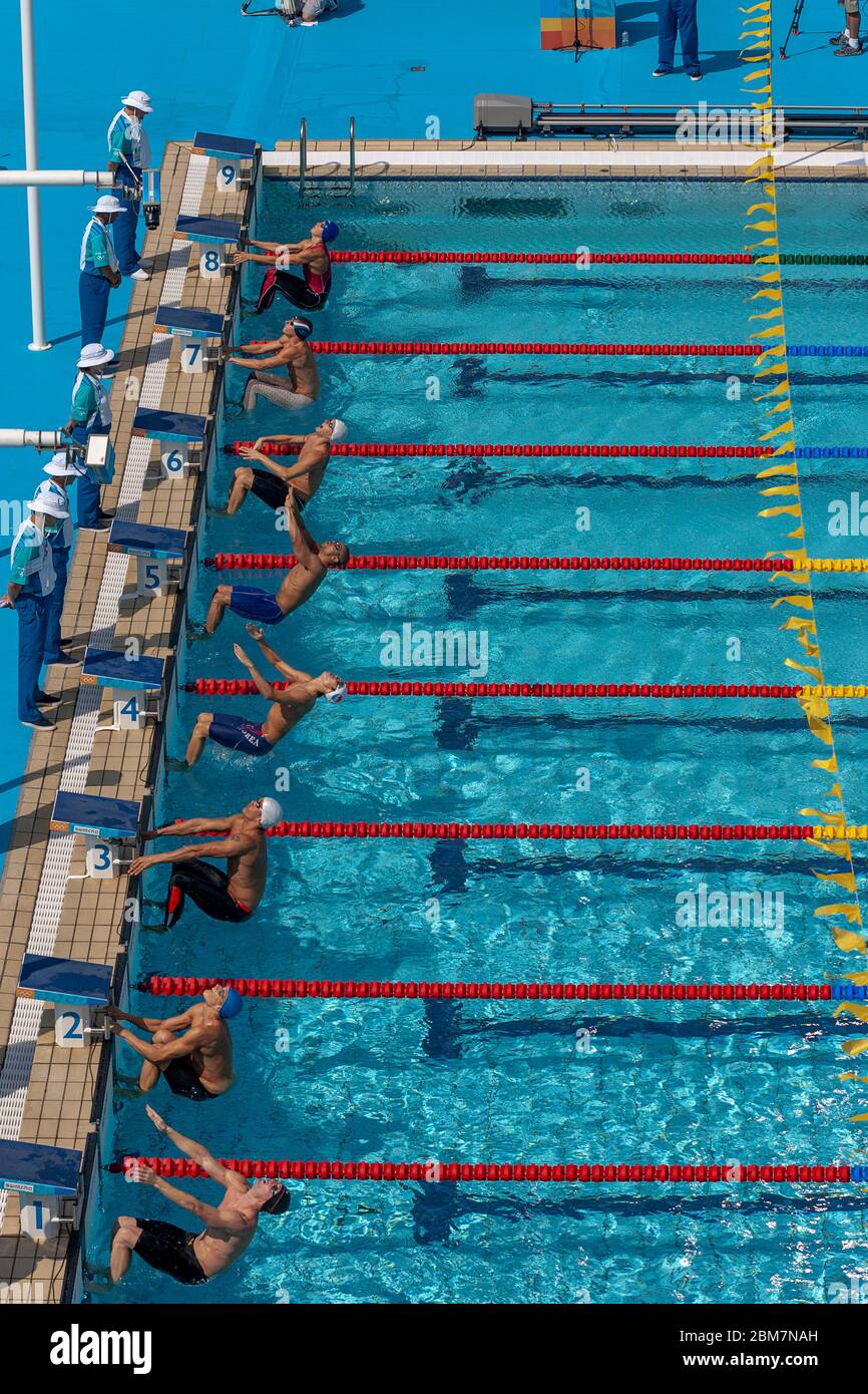 Start of the Men's 100 metre backstroke heat #2 at the 2004 Olympic ...