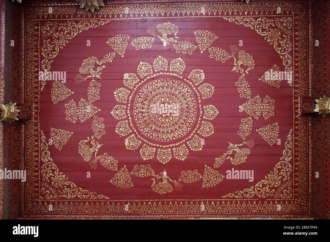 buddhist temple (Wat Manorom) in luang prabang (laos Stock Photo - Alamy