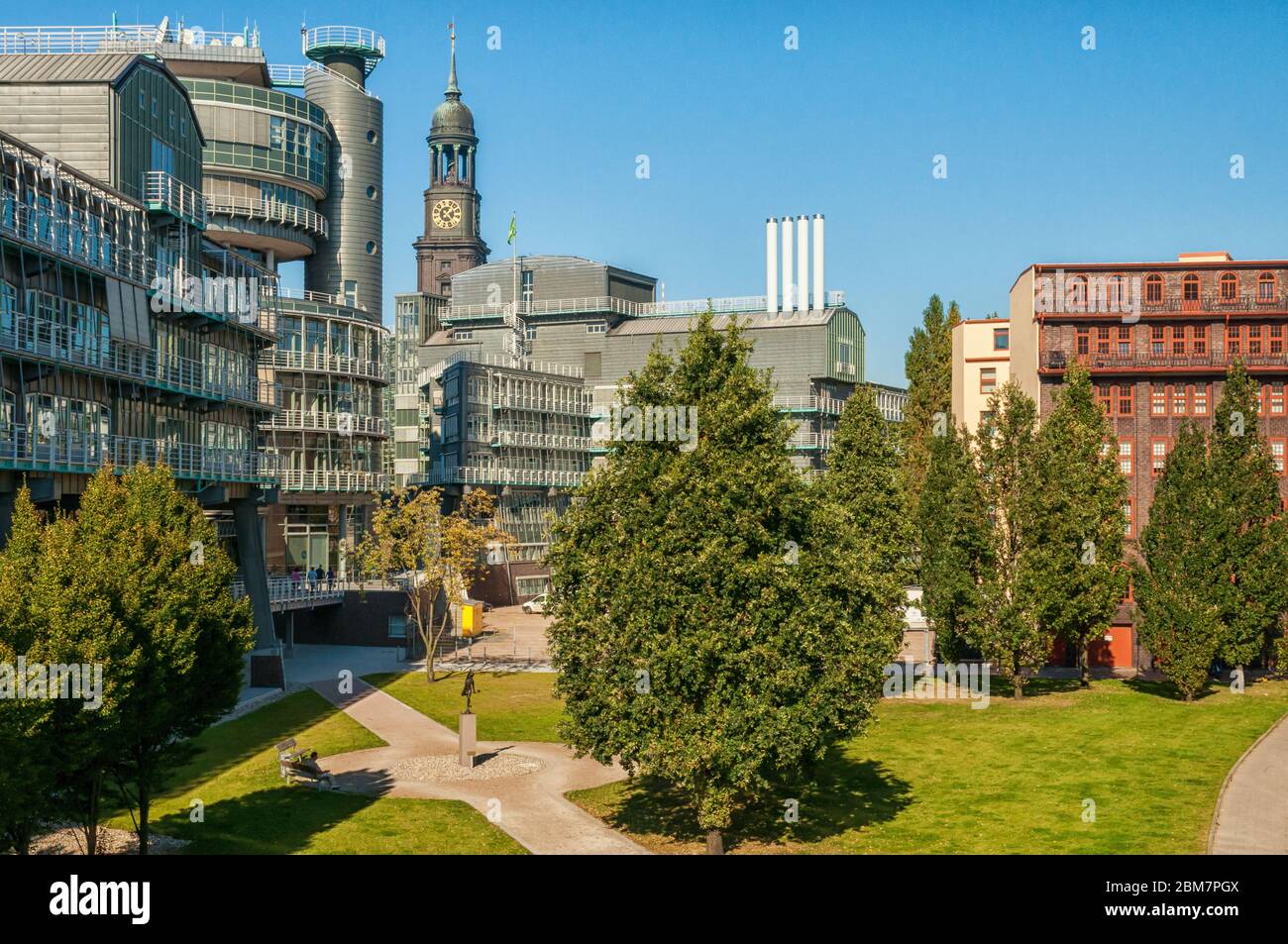 Office block in hamburg hi-res stock photography and images - Alamy
