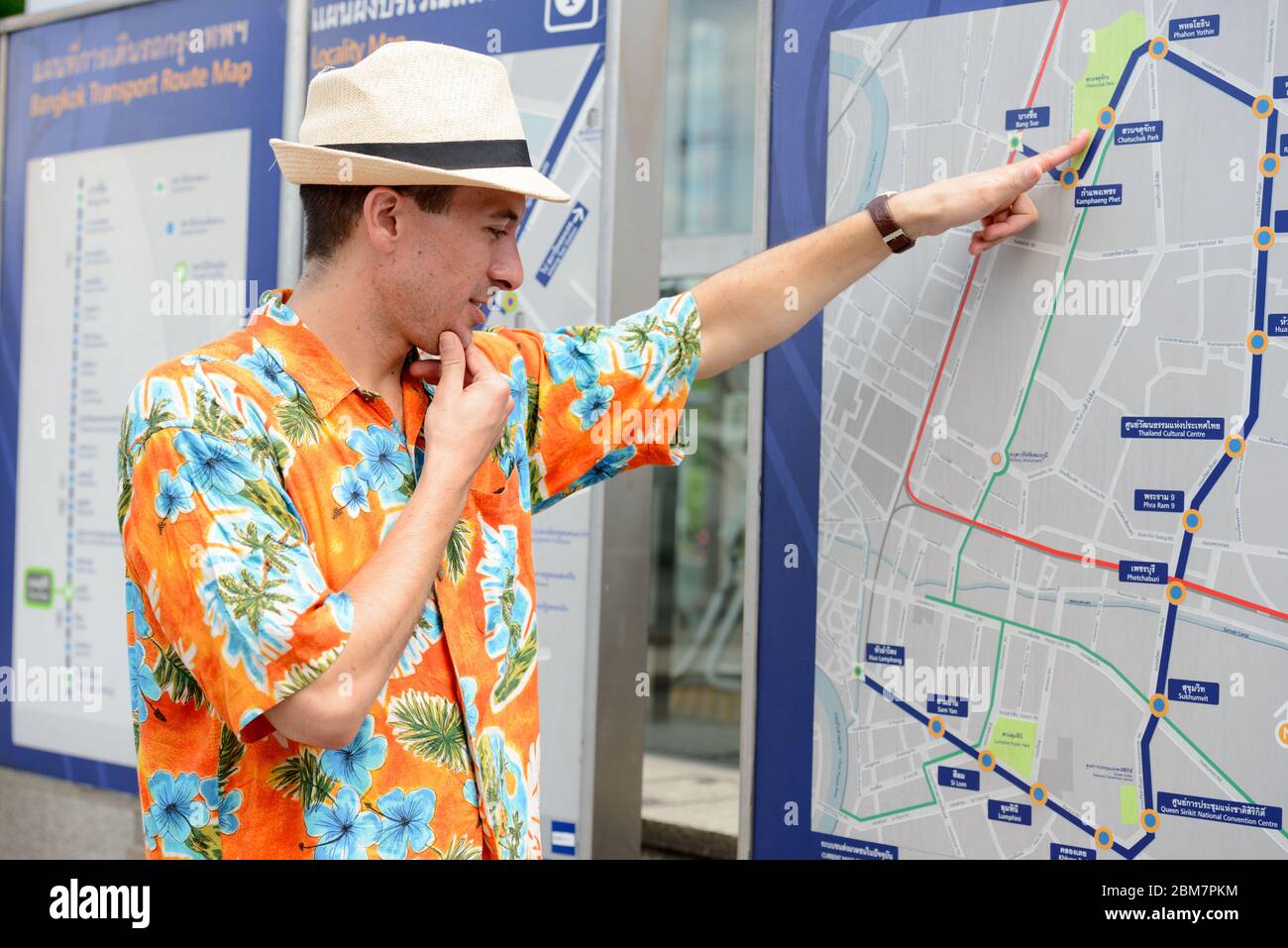 Checking subway map hi-res stock photography and images - Alamy