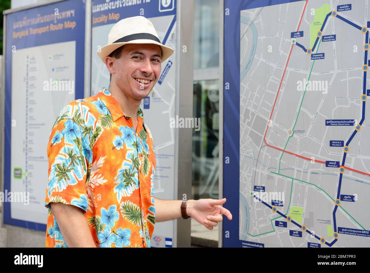 Checking subway map hi-res stock photography and images - Alamy