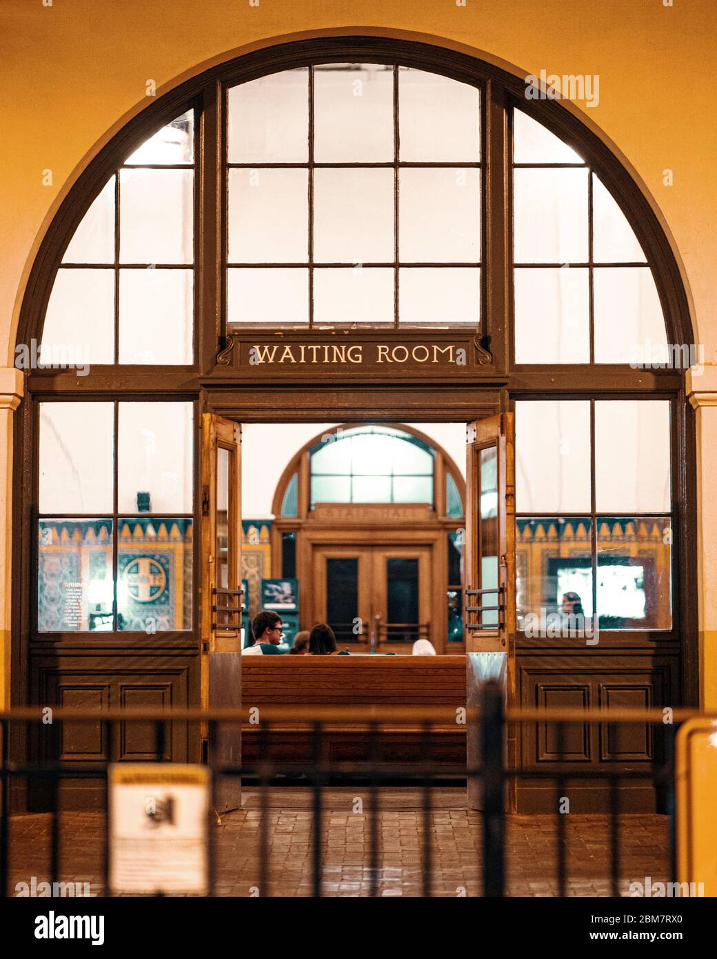 waiting room at train station Stock Photo - Alamy