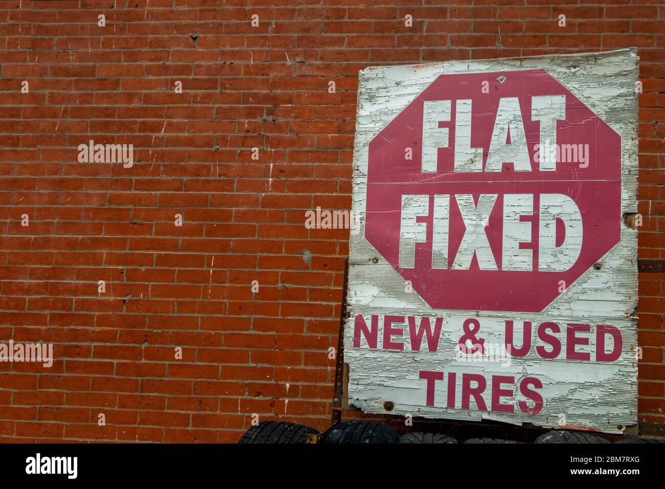 Old weathered flat fixed sign hi-res stock photography and images - Alamy