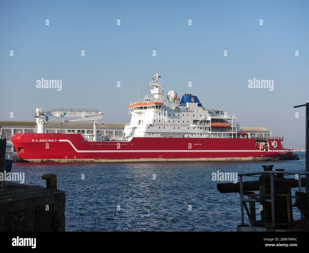 Ship SA AGULHAS II Stock Photo - Alamy