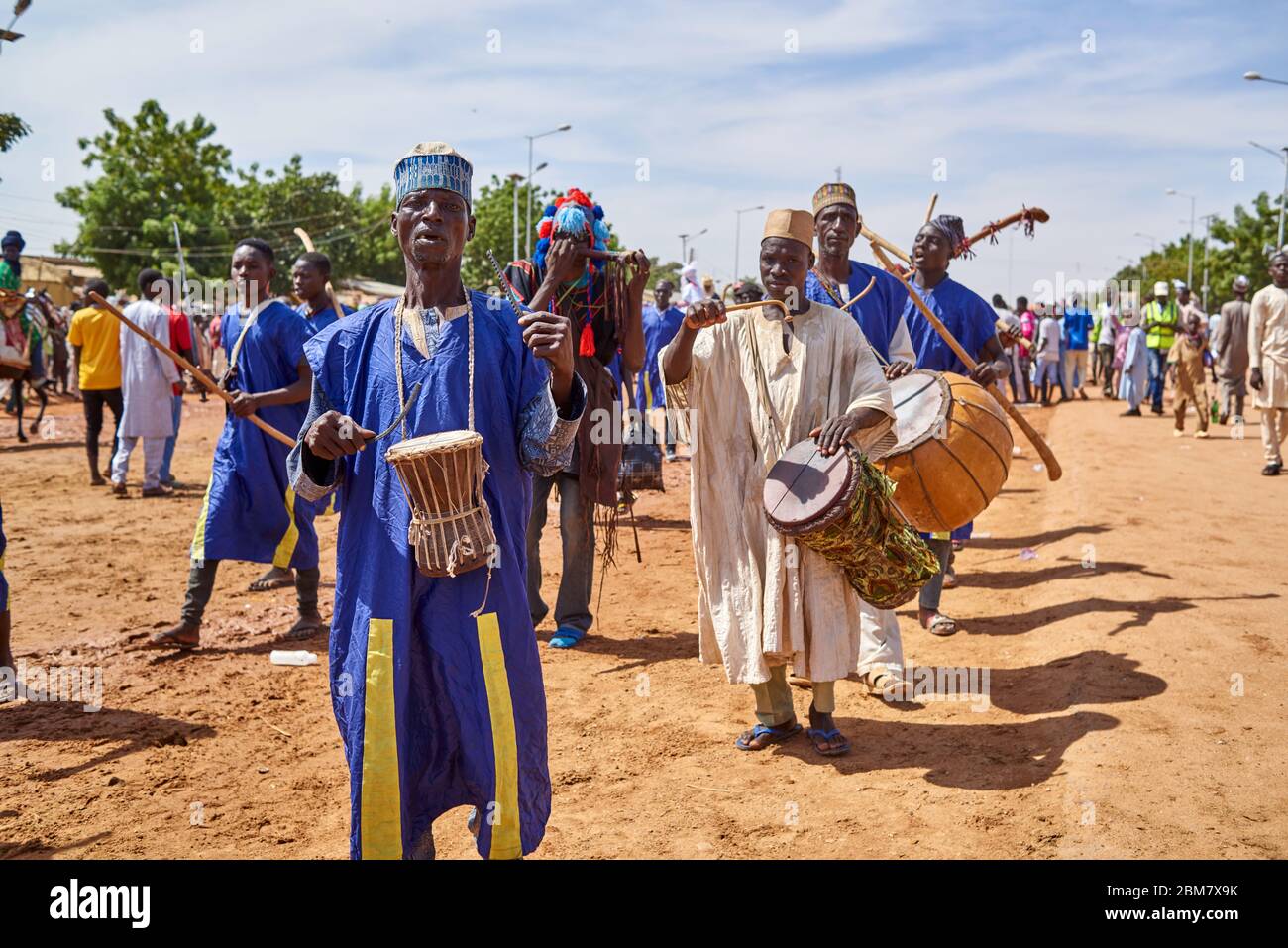 Nigerian traditional dress hi-res stock photography and images - Alamy