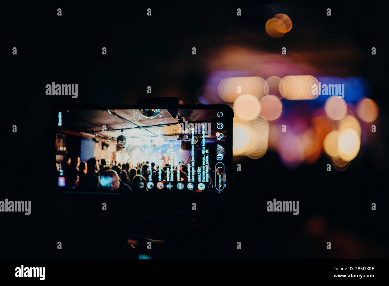 smartphone at a concert Stock Photo - Alamy