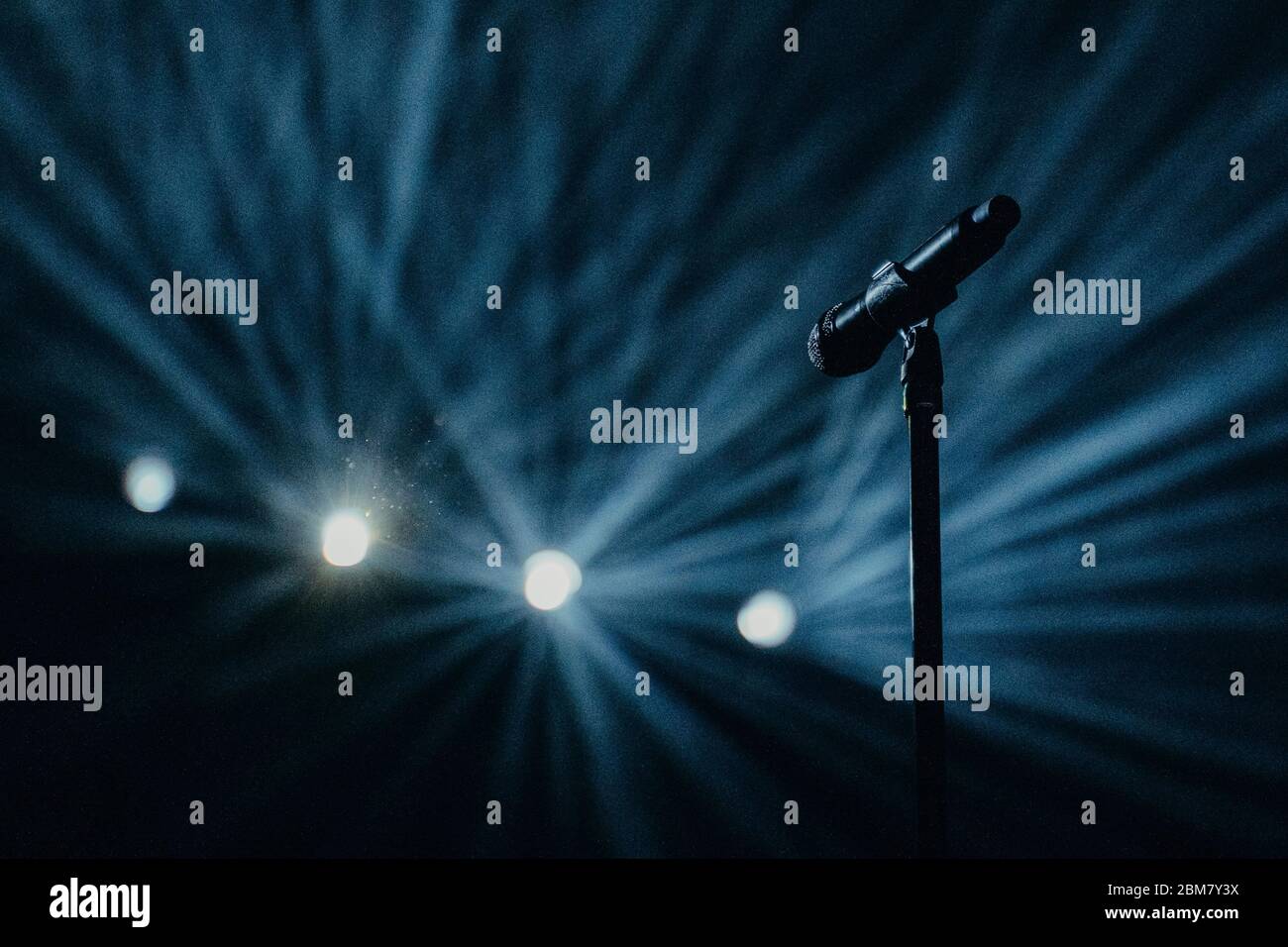 microphone on empty stage Stock Photo - Alamy