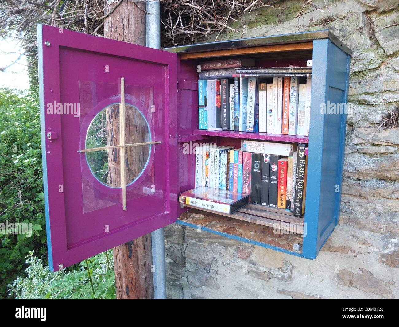 Book swap swapping hi-res stock photography and images - Alamy