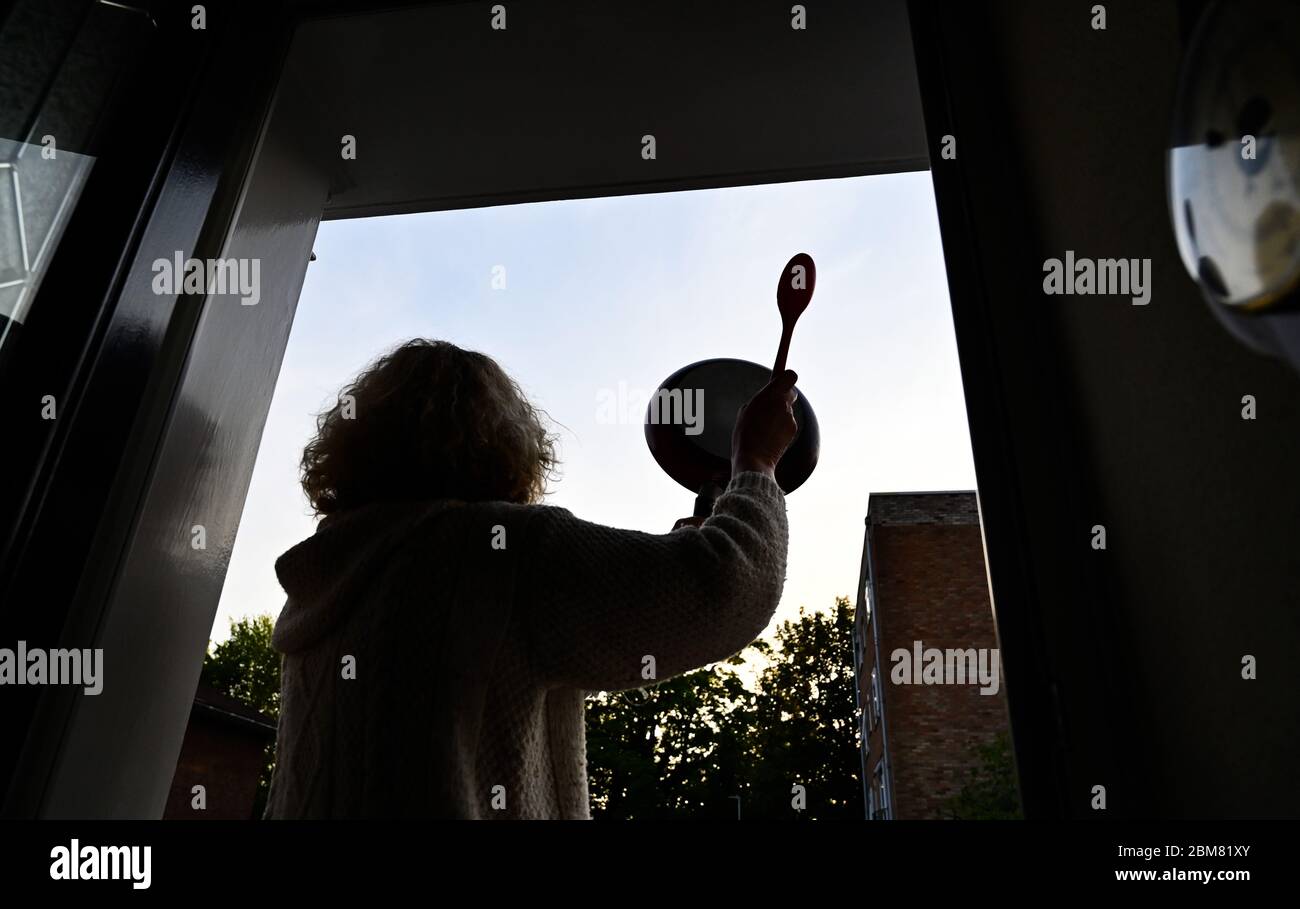 Thank you nhs clap pots hi-res stock photography and images - Alamy