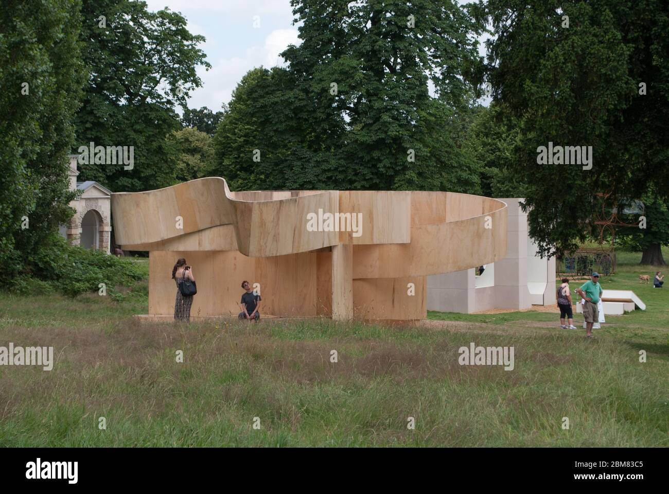 Summer House Timber Steam Bent Plywood Pavilion Serpentine Galleries ...