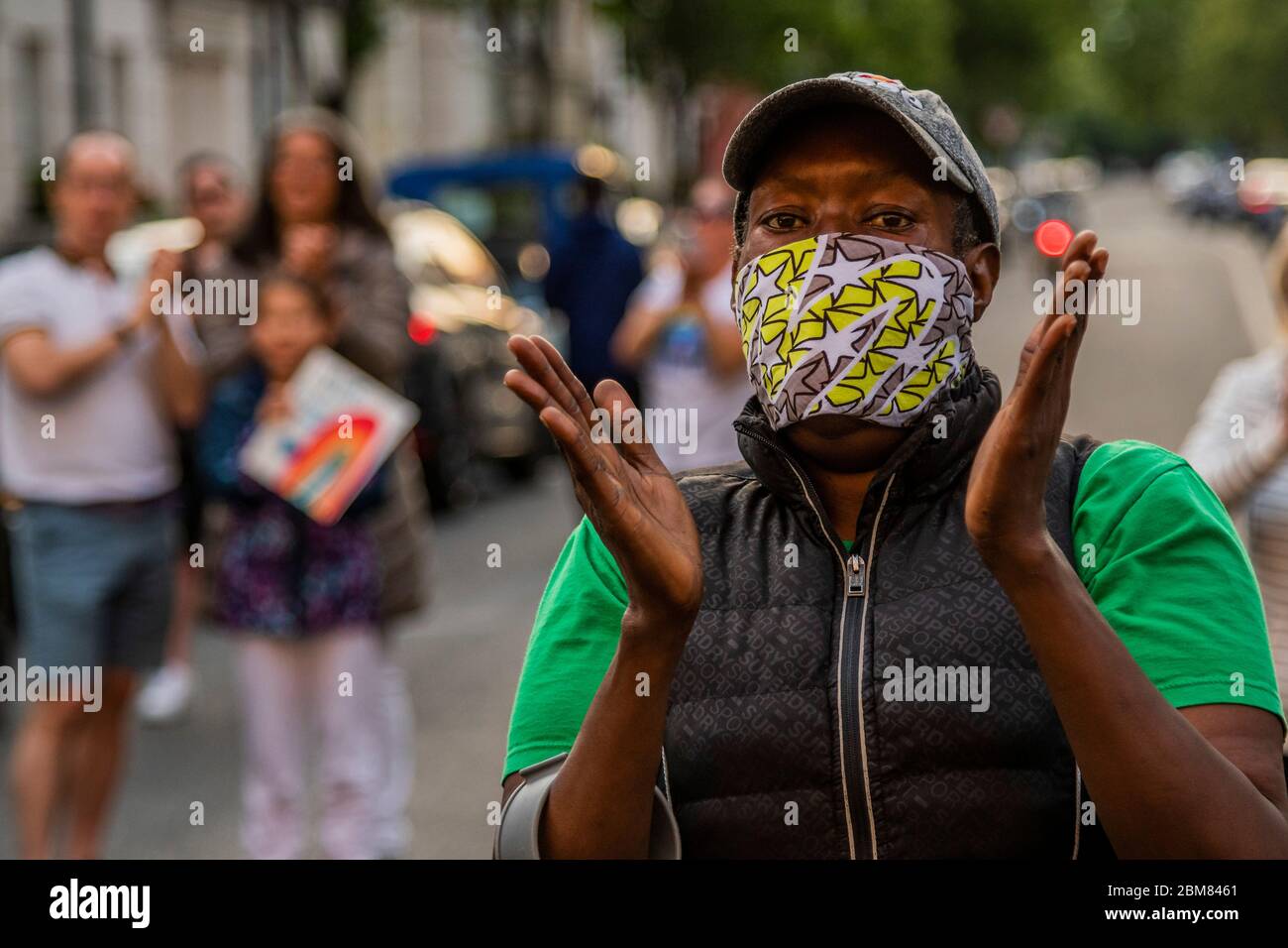 Clapping for nhs hi-res stock photography and images - Alamy