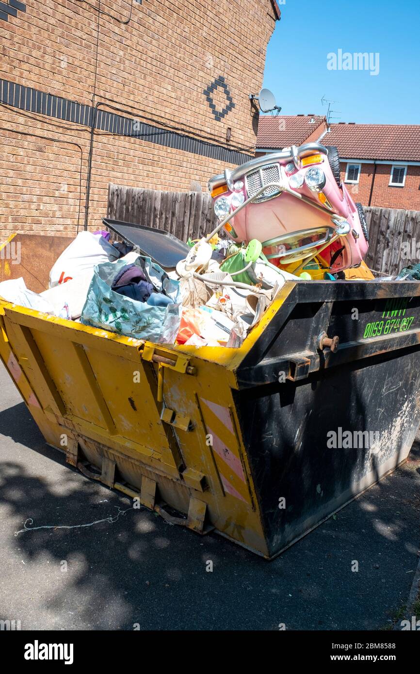 Clearout skip hi-res stock photography and images - Alamy