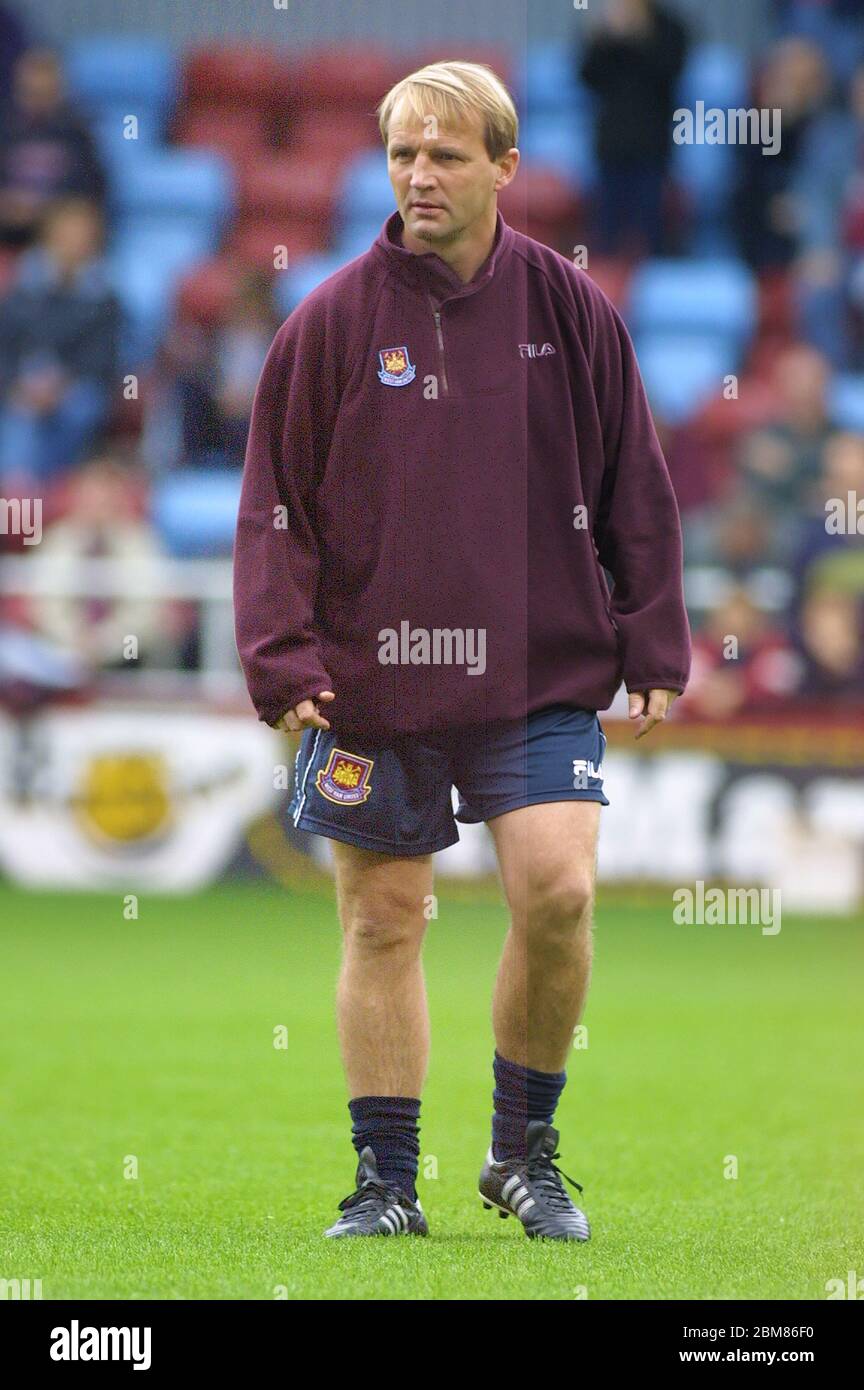 John moncur hi-res stock photography and images - Alamy