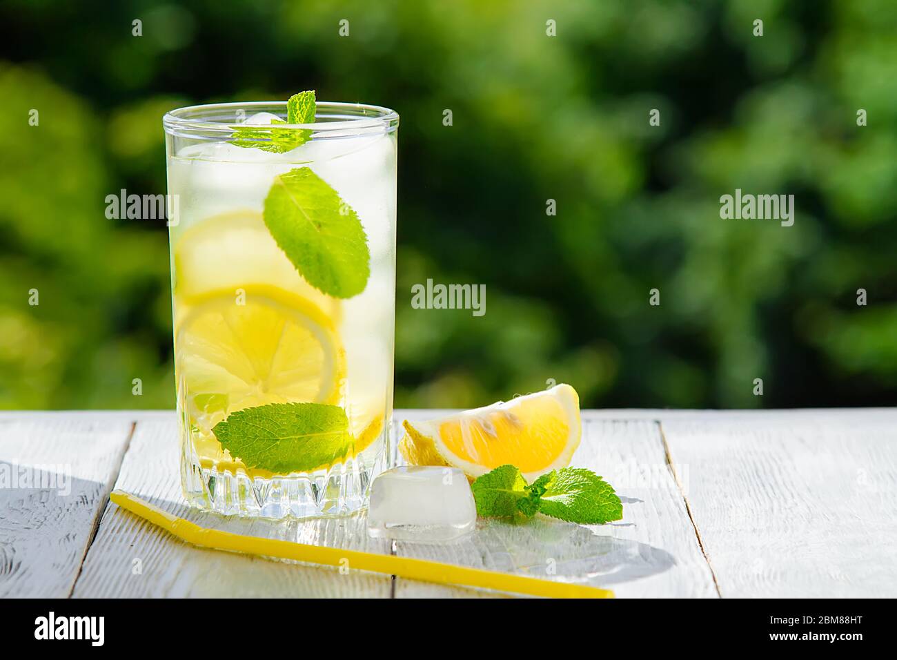 Citrus fresh lemonade in garden setting,summer drink Stock Photo - Alamy