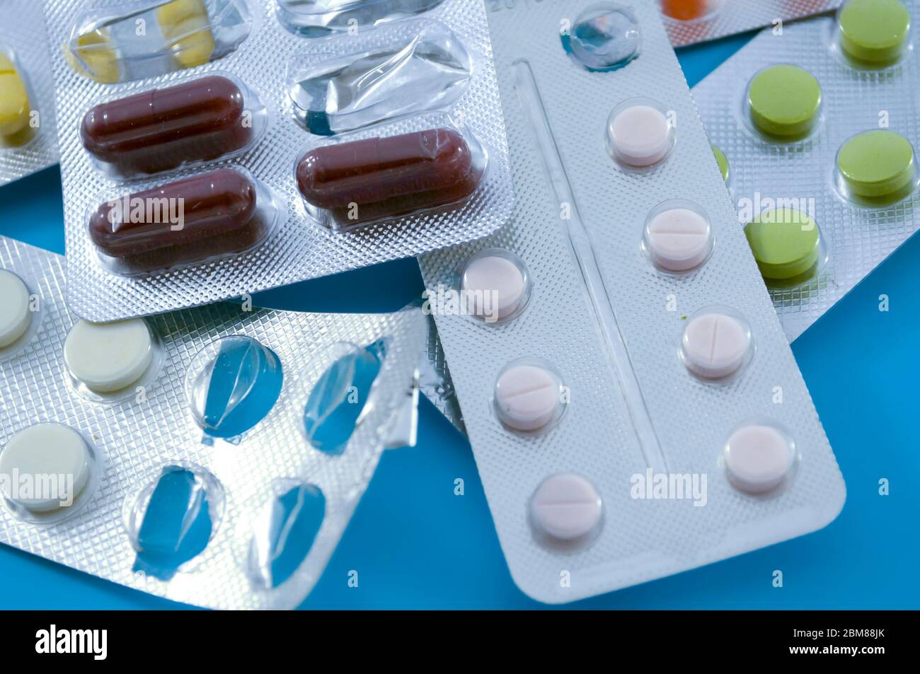 Empty pill capsule hi-res stock photography and images - Alamy