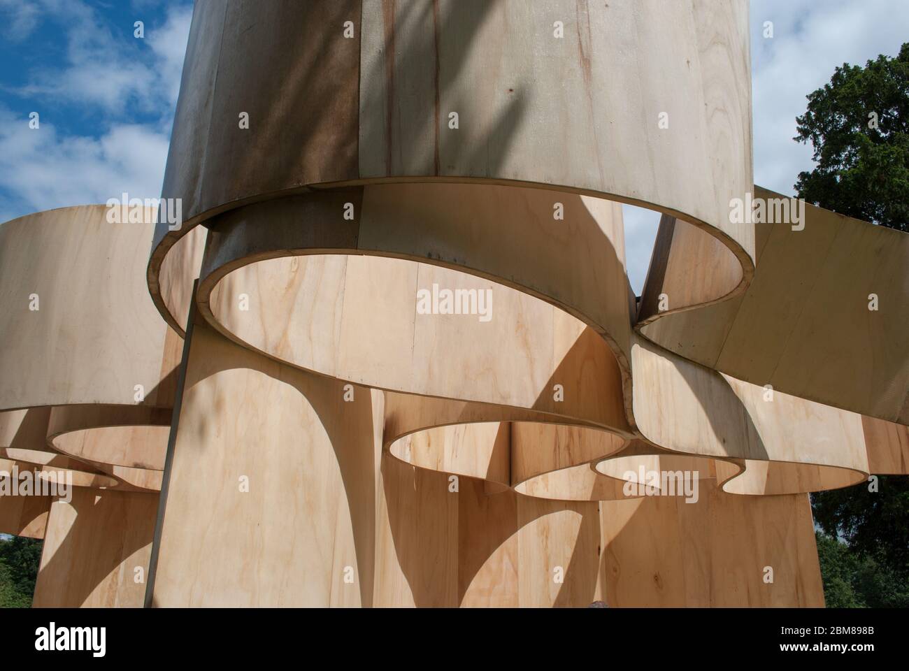 Summer House Timber Steam Bent Plywood Pavilion Serpentine Galleries ...