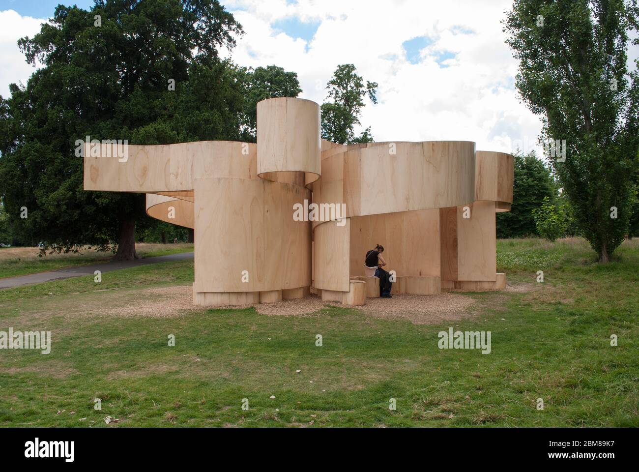 Summer House Timber Steam Bent Plywood Pavilion Serpentine Galleries ...