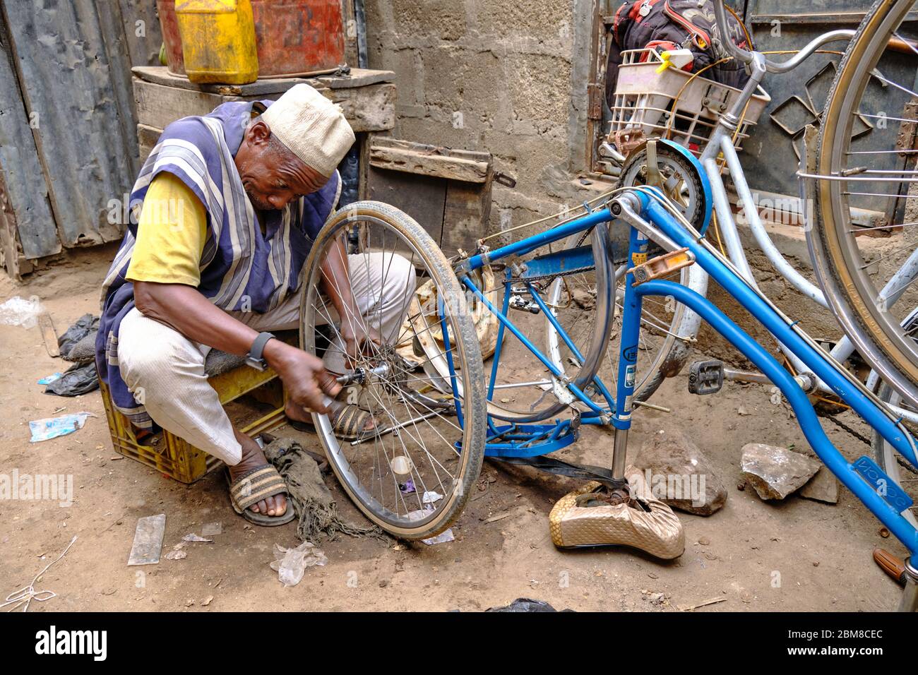 Bike repair market hi-res stock photography and images - Alamy