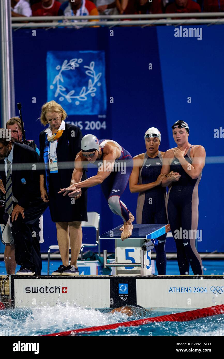 Jenny Thompson (USA) starting her leg in the Women's 4 × 100 metre ...