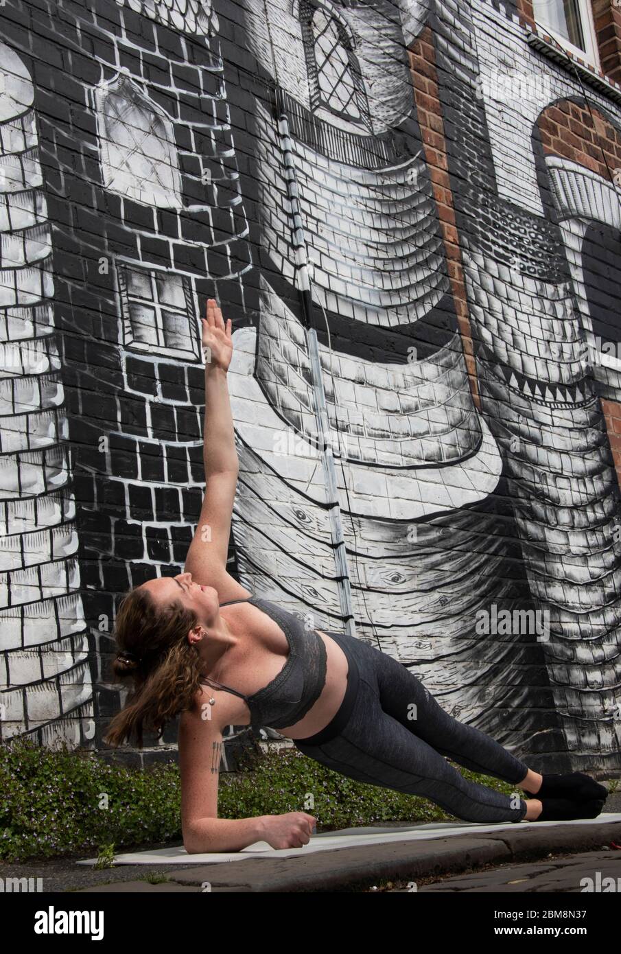 Manchester, UK. 7th May 2020. Molly Jacobs exercises out doors keeping ...