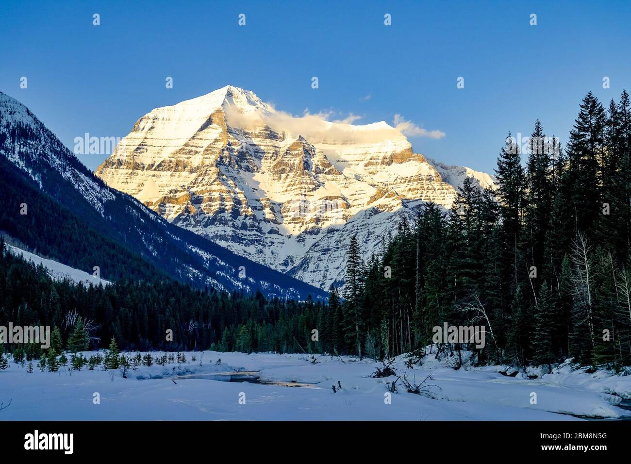 Mount Robson, Mount Robson Provincial Park, British Columbia, Canada ...