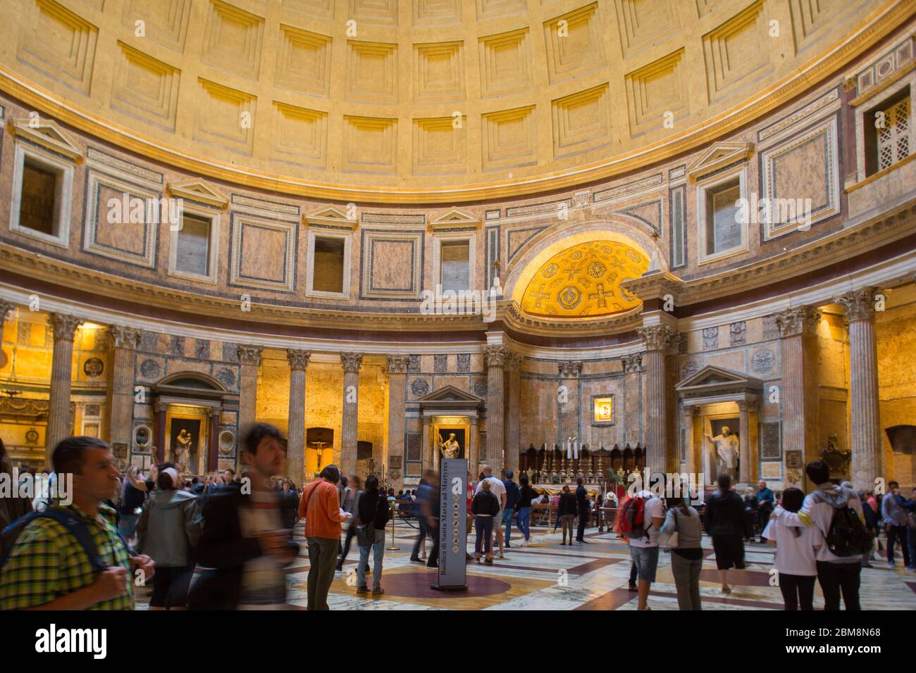 An inside view the pantheon hi-res stock photography and images - Alamy