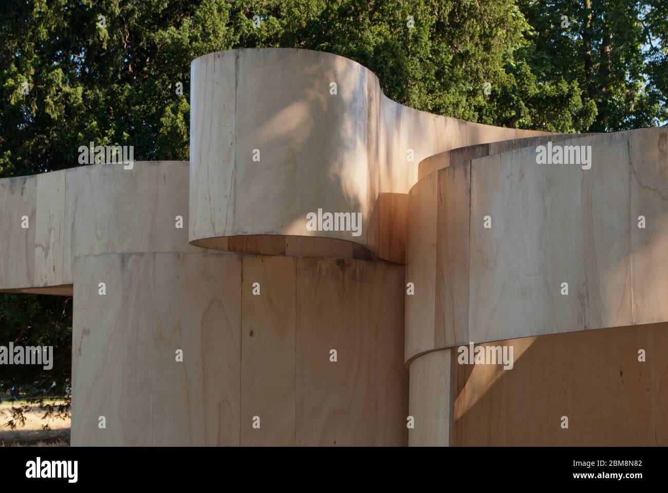 Summer House Timber Steam Bent Plywood Pavilion Serpentine Galleries ...
