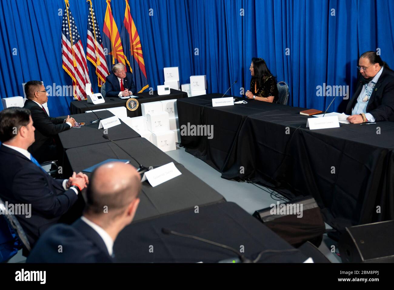 Native american flag hi-res stock photography and images - Alamy