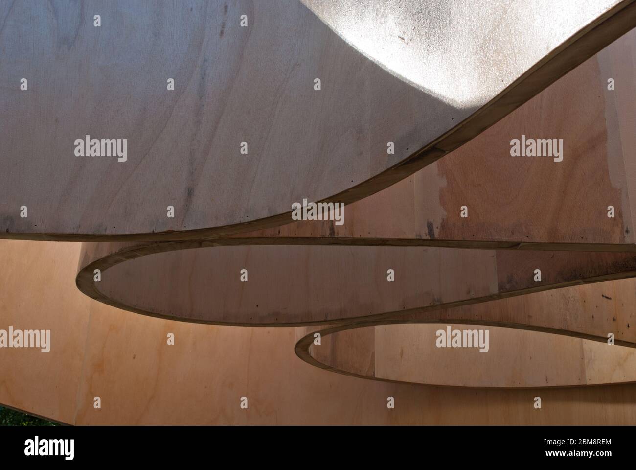 Summer House Timber Steam Bent Plywood Pavilion Serpentine Galleries ...